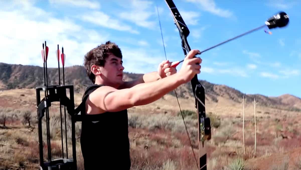 Youtuber realizza una versione funzionante dell'arco di Hawkeye (VIDEO)